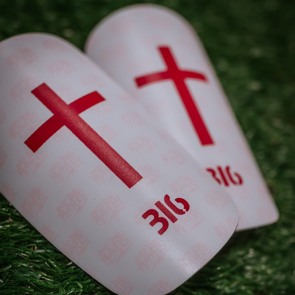 Ballers In God 'Cross' Shin pads White/Red – Ballers in God
